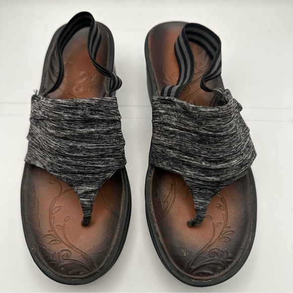 Bzees | Shoes | Bzees Dazzle Me Flip Flops Womens 7 Black Gray Wedge ...